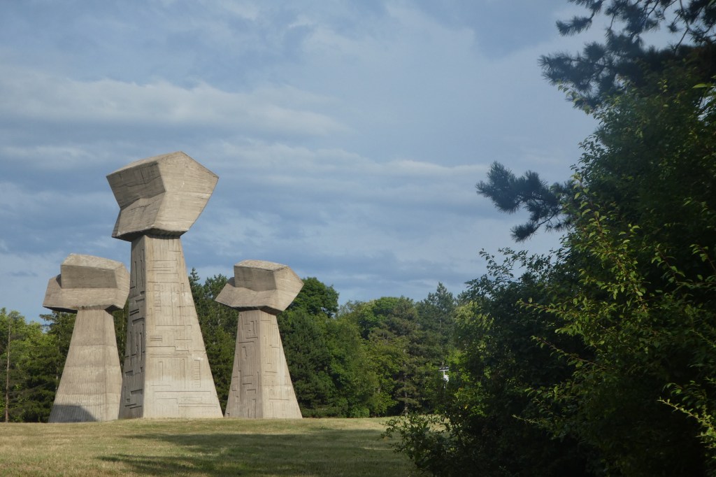 Spomeniks, la Yugoslavia cósmica de hormigón – Fronteras