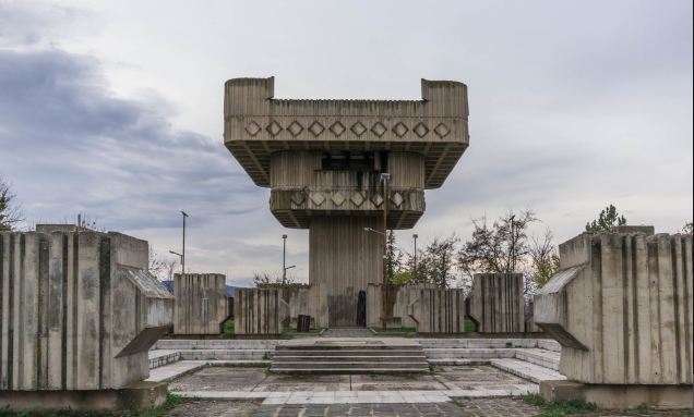 Spomeniks, la Yugoslavia cósmica de hormigón – Fronteras